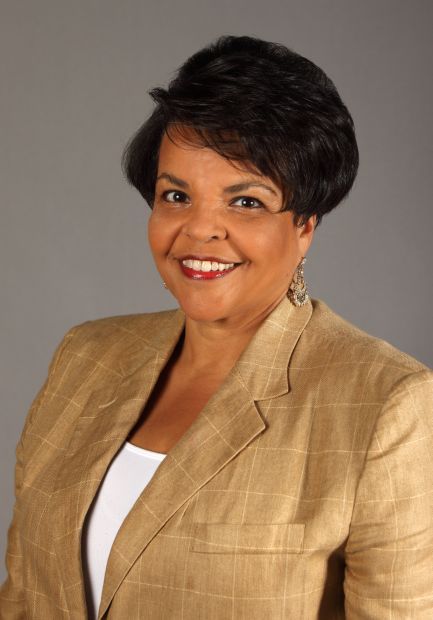 Robin Smith of KMOV 4 retires after 42 years in broadcast journalism ...