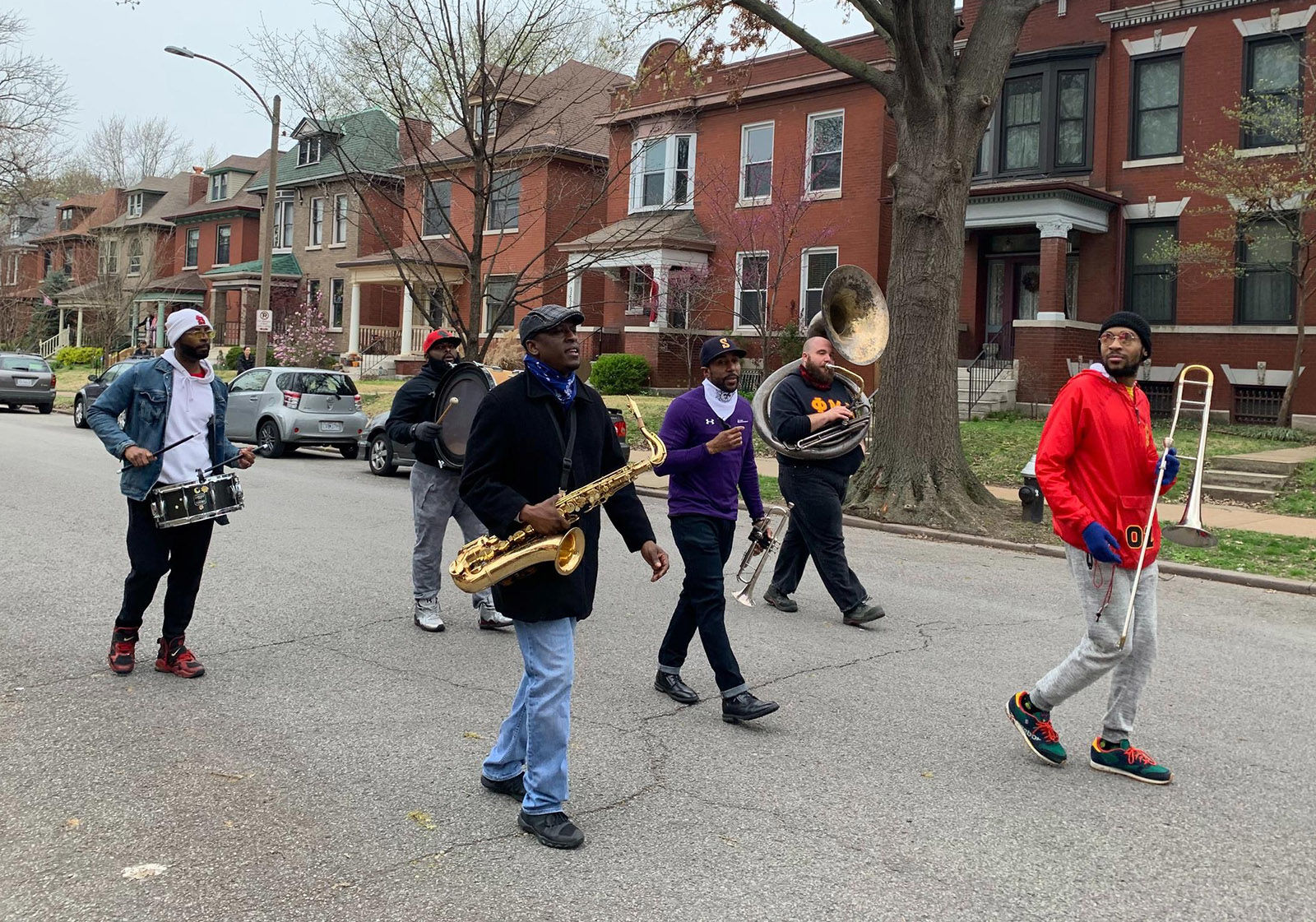 St. Louis band takes music to the streets to soothe isolated neighbors ...