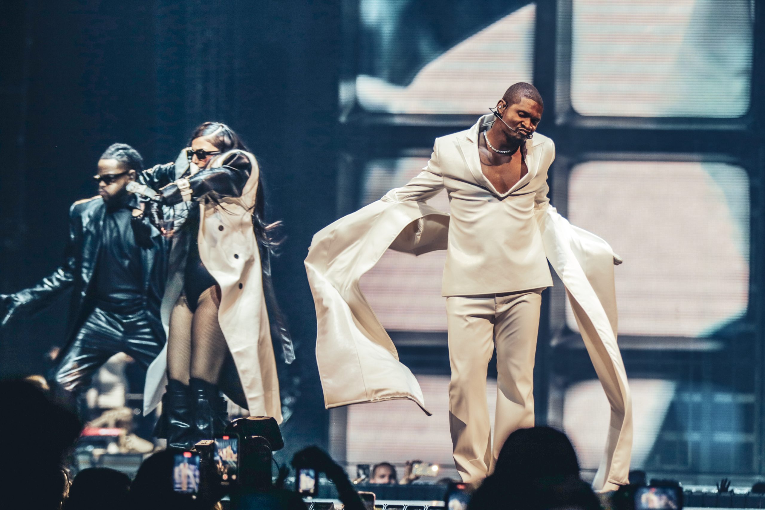 Music superstar Usher made a triumphant return to St. Louis - St. Louis ...